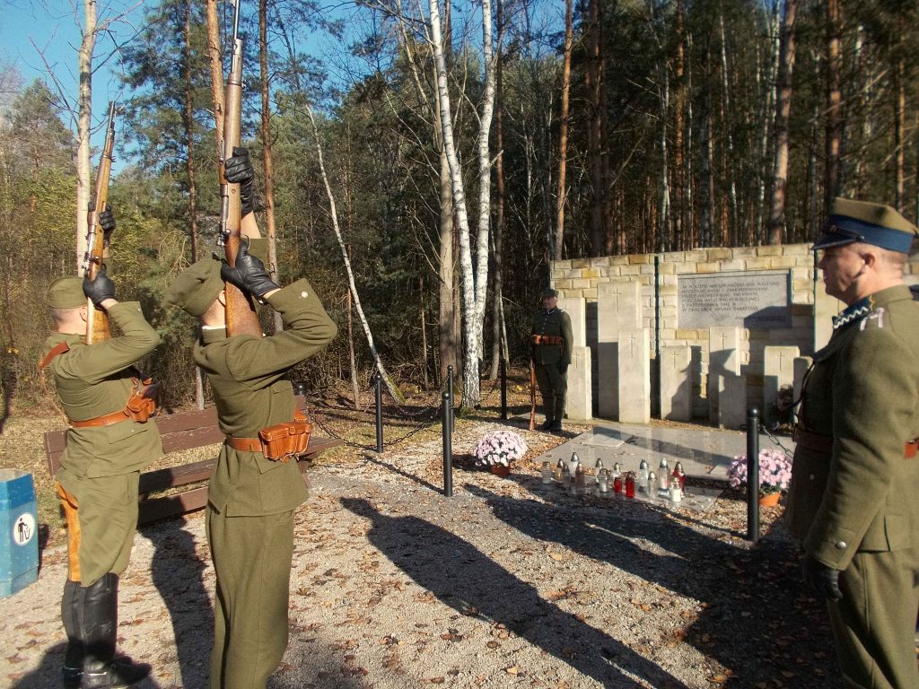 Listopadowe IN MEMORIAM, 8 listopad - Grupa Rekonstrukcyjno Historyczna ...